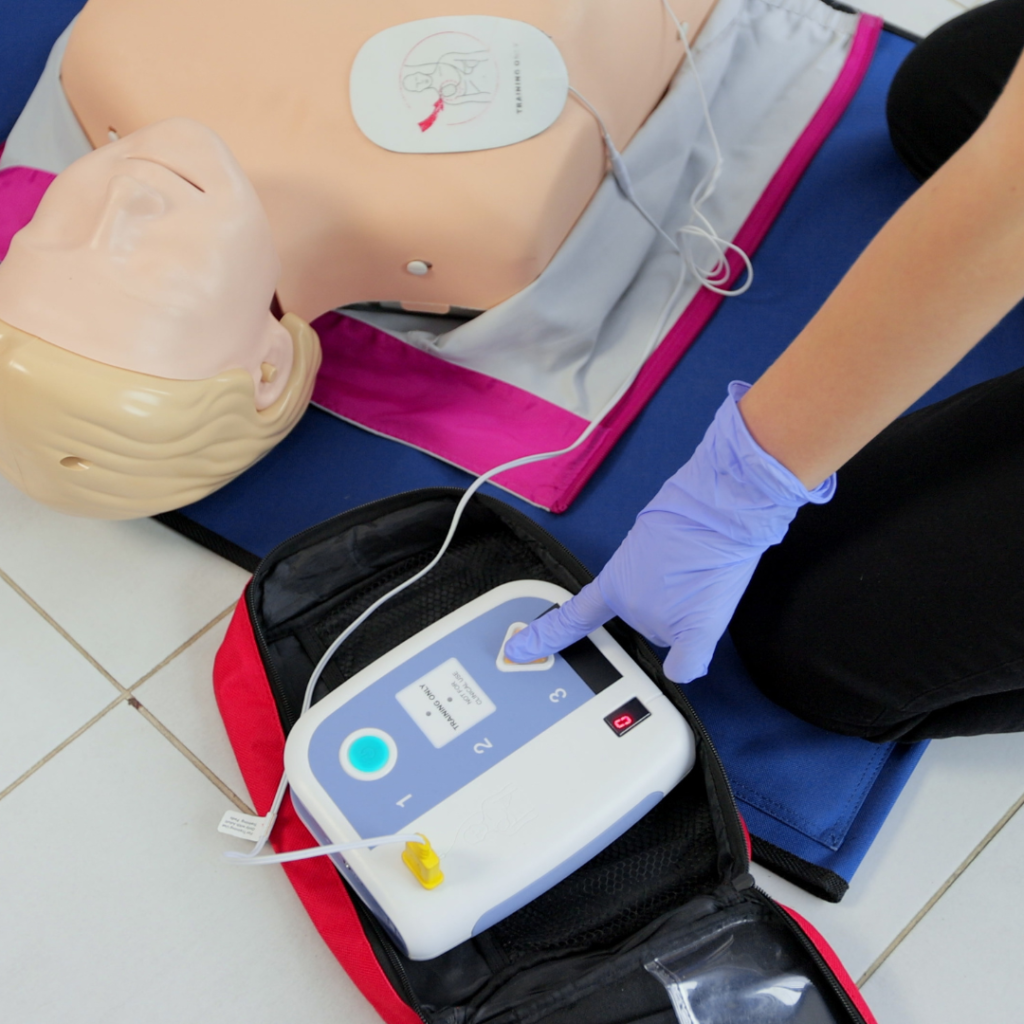 How to Recognize if Someone Needs CPR Using ABCD? - Healthhype